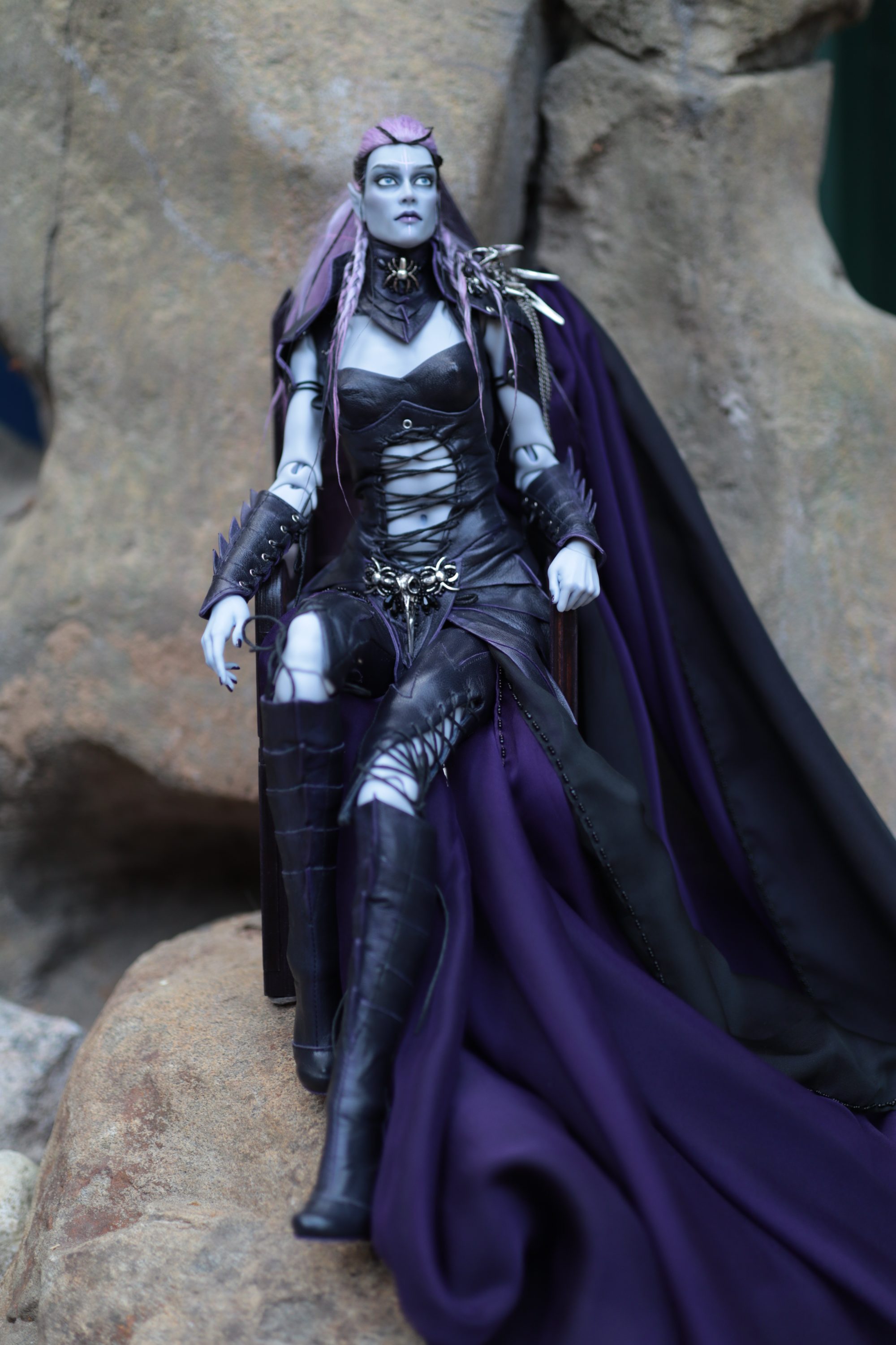 Dark elvian Queen - Amicus Dolls